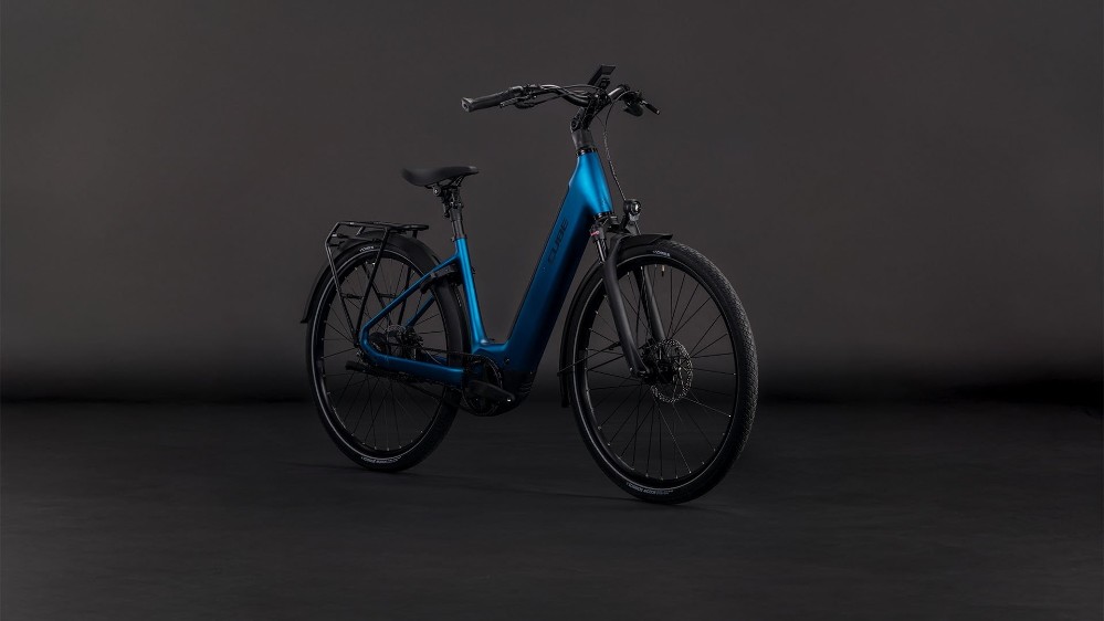 Cube Supreme Hybrid Deluxe Pro 600 Easy Entry 2026 | Tredz Bikes